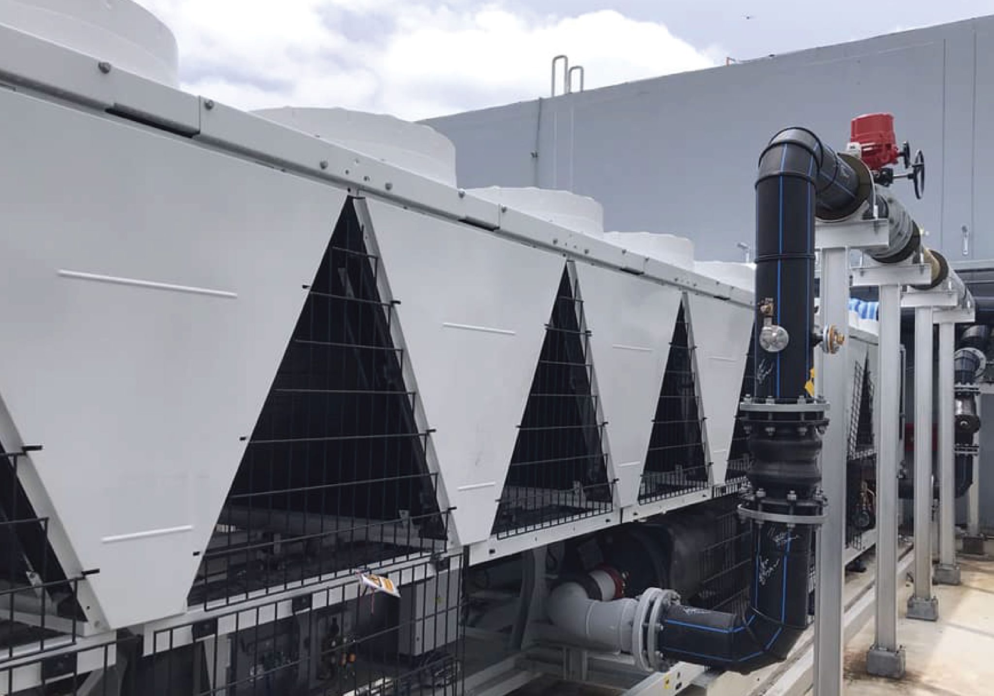 HDPE pipes are used with chiller systems. - Thai-Asia P.E. Pipe Co., Ltd.